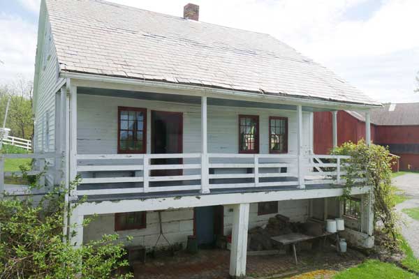 Guided Tours | Tour Yoder's Amish Home